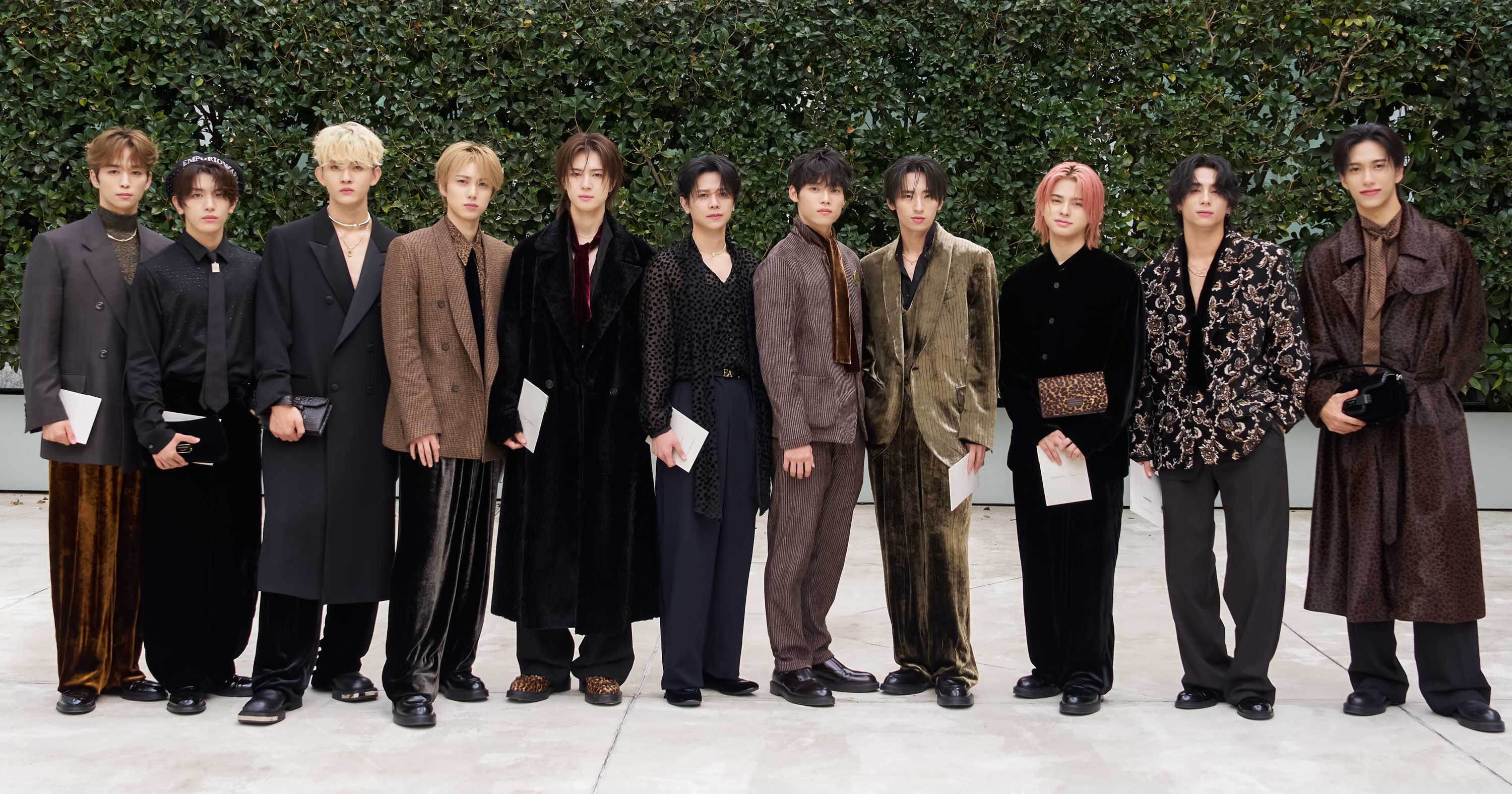 〈エンポリオ アルマーニ〉2026年春夏ショーに「INI」の11人が来場！ | 【GINZA】東京発信の最新ファッション＆カルチャー情報